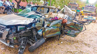 Namakkal: Tamil Nadu: Five women killed, two injured as car rams ...