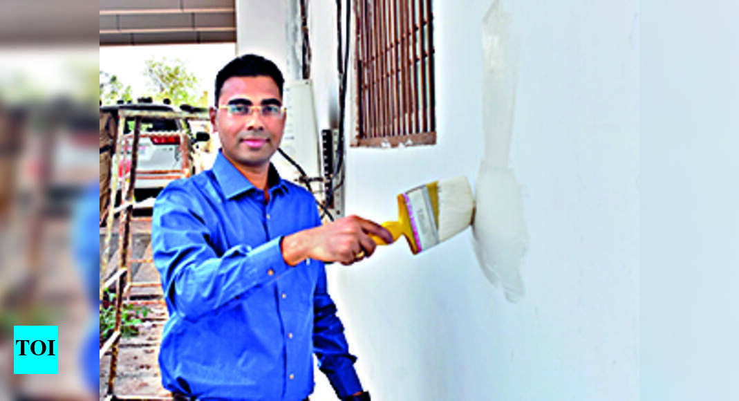 Balod Collector Office Gets A Fresh Coat Of Natural Paint | Raipur News ...