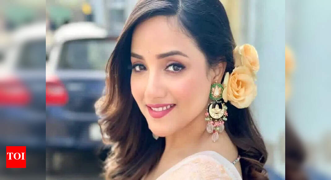 Actress Shritama Mitra falls unwell during shoot - Times of India