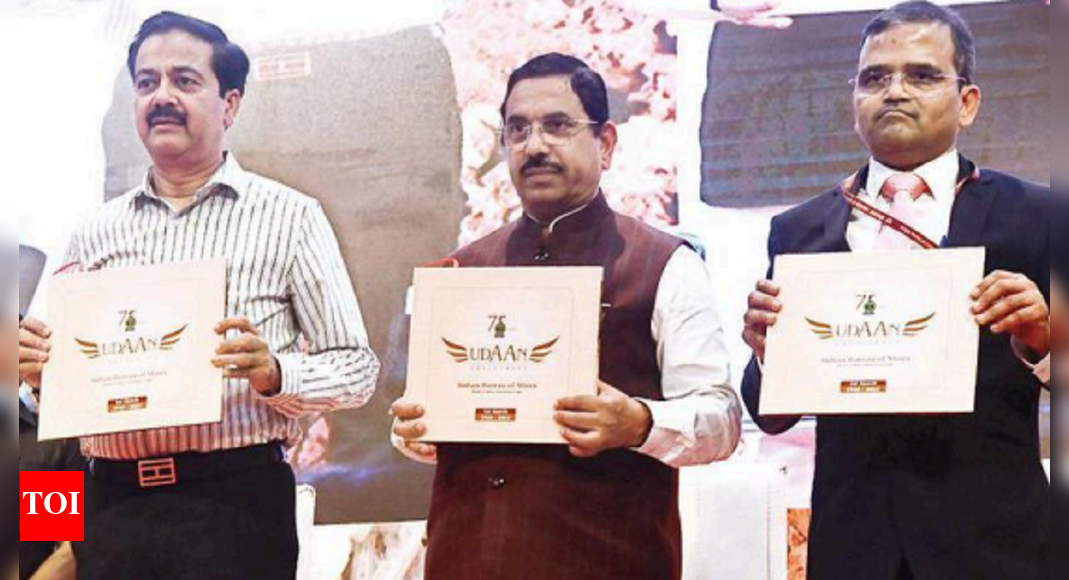 In Nagpur, at mining meet, minister and secretary praise Narendra Modi ...