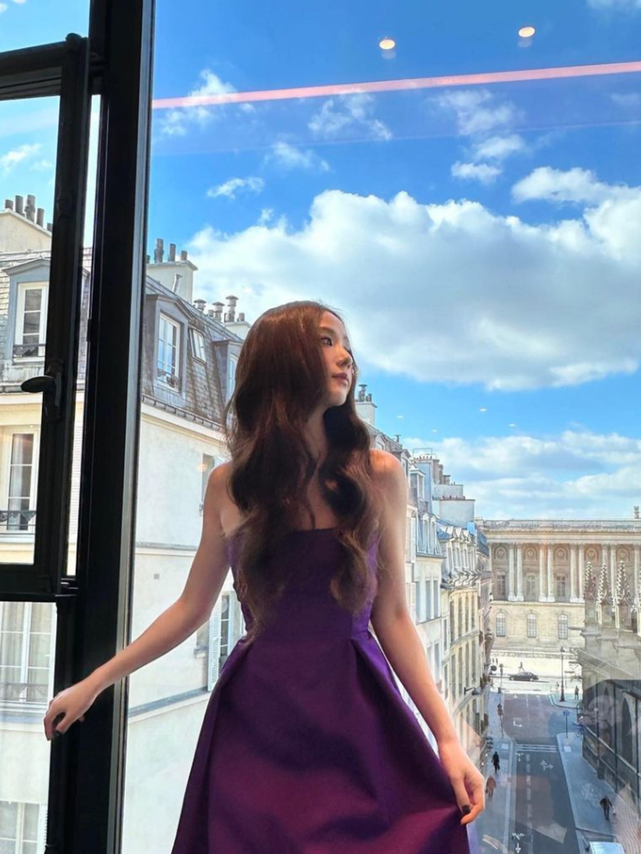 BLACKPINK's Jisoo is living Purple Princess moment at Paris Fashion ...