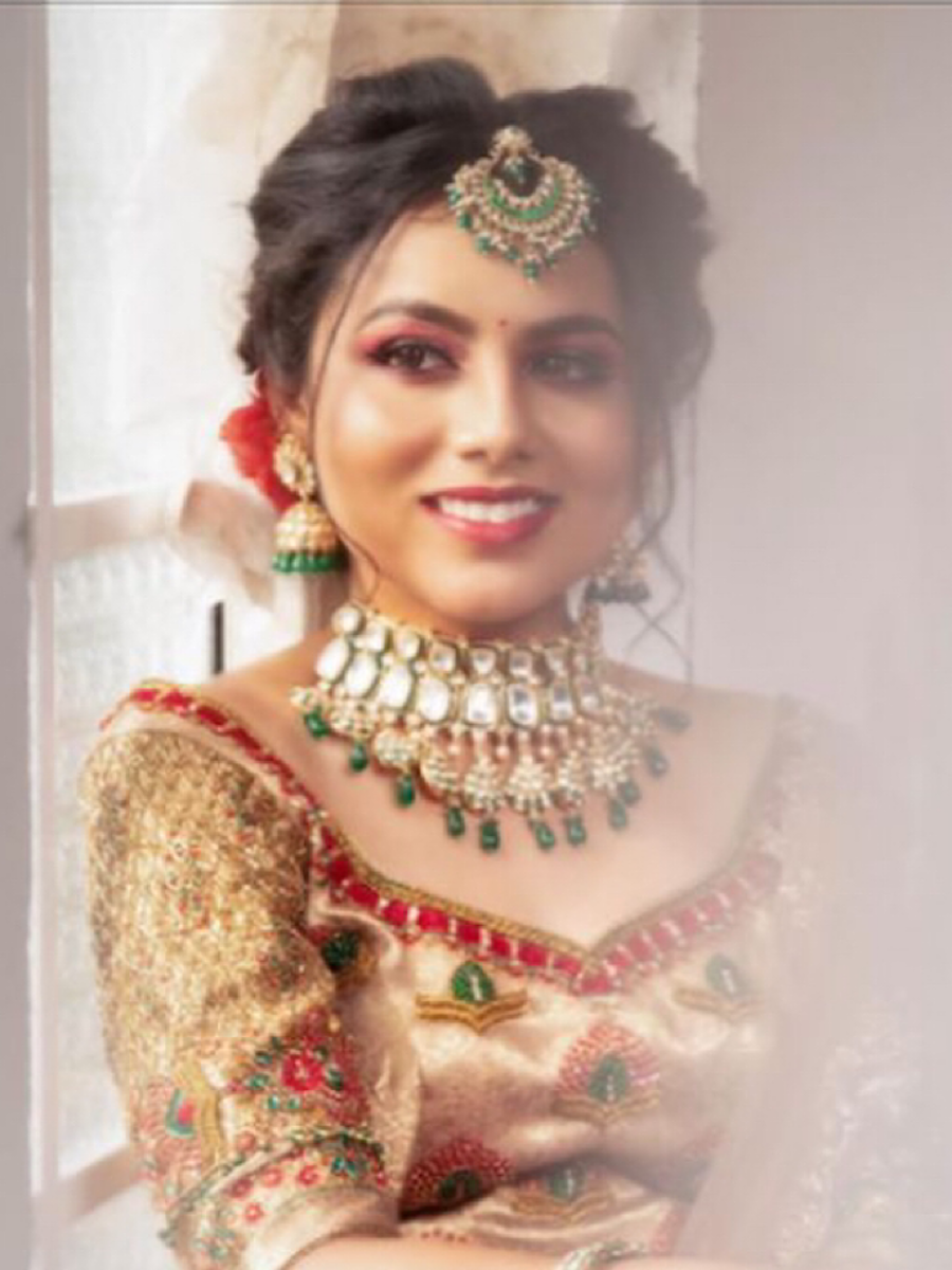 Eye-catching looks of VJ Tara | Times of India