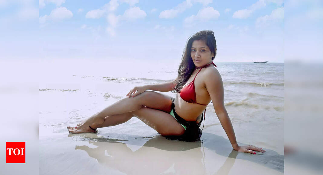 Watch: Payel Sarkar dances on Honey Singh-Neha Kakkar’s song ‘Sunny Sunny’, stuns all in her ...