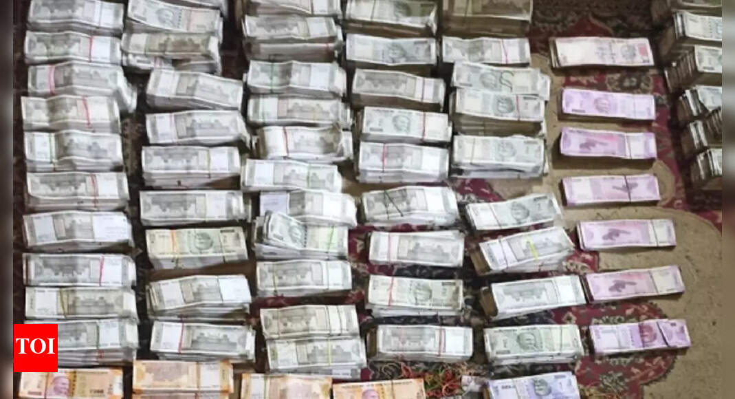 Odisha vigilance seizes Rs 1 crore cash, 650g gold from senior mining ...