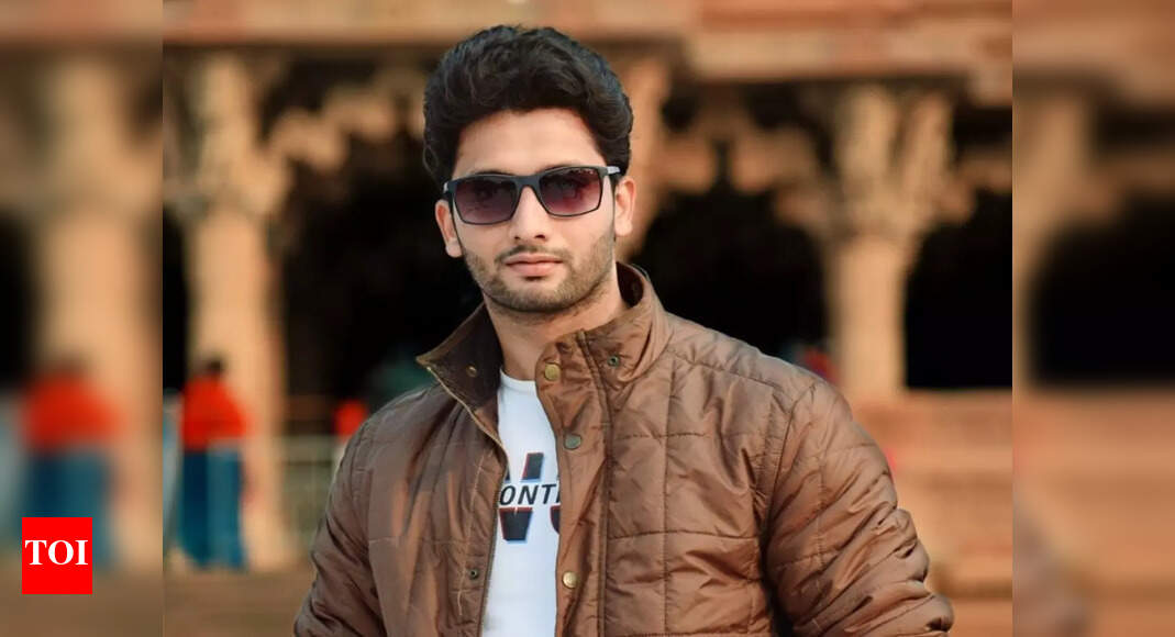 Model-actor Argha Mitra bags lead role in ‘Mukut’ - Times of India