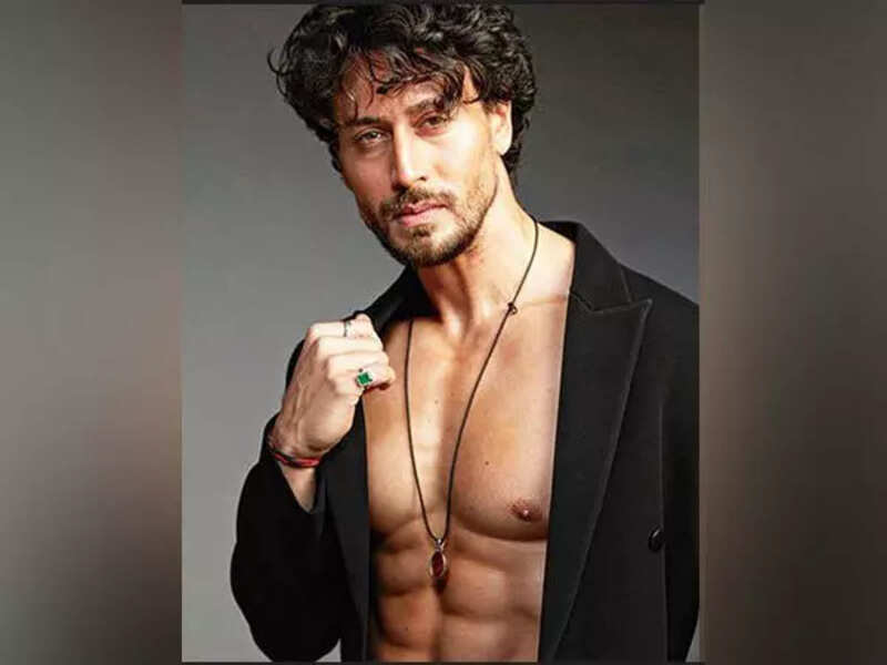 Tiger Shroff flaunts ripped physique in latest video, check it out ...