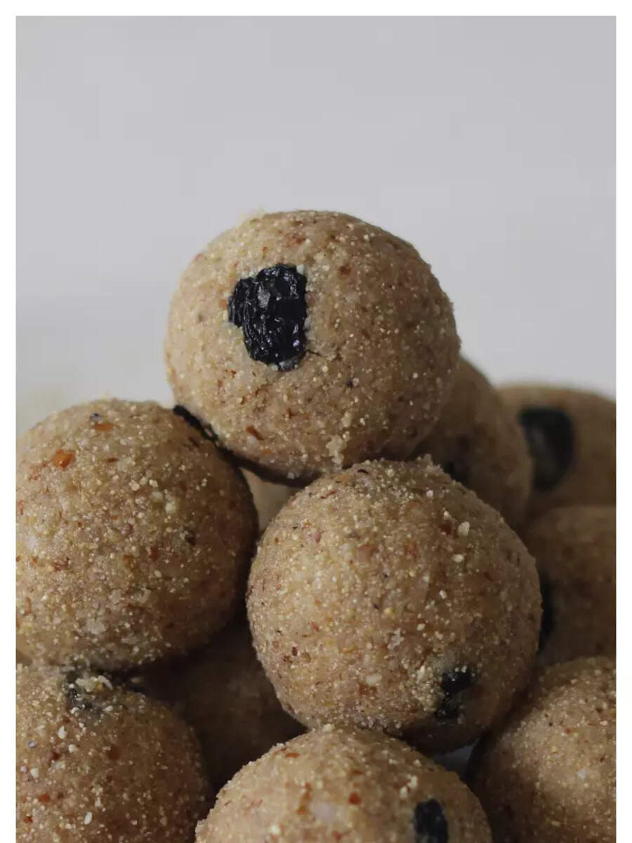 Kulthi Laddoo helps with weight loss, claims nutritionist: Recipe ...