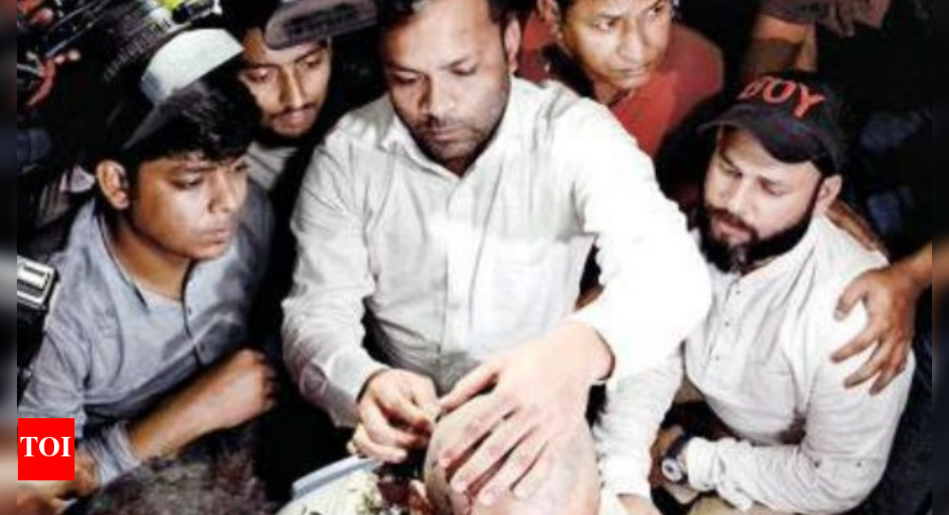 Cong Neta Arrested, Released On Bail | Kolkata News - Times of India
