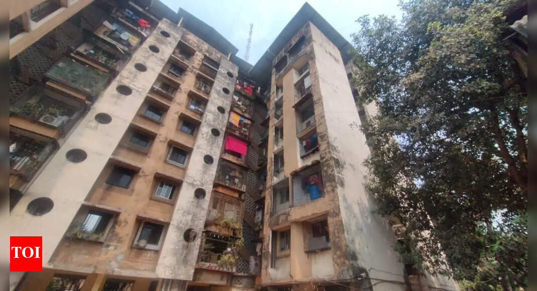 250 families evacuated from complex in Dombivli after building develops ...