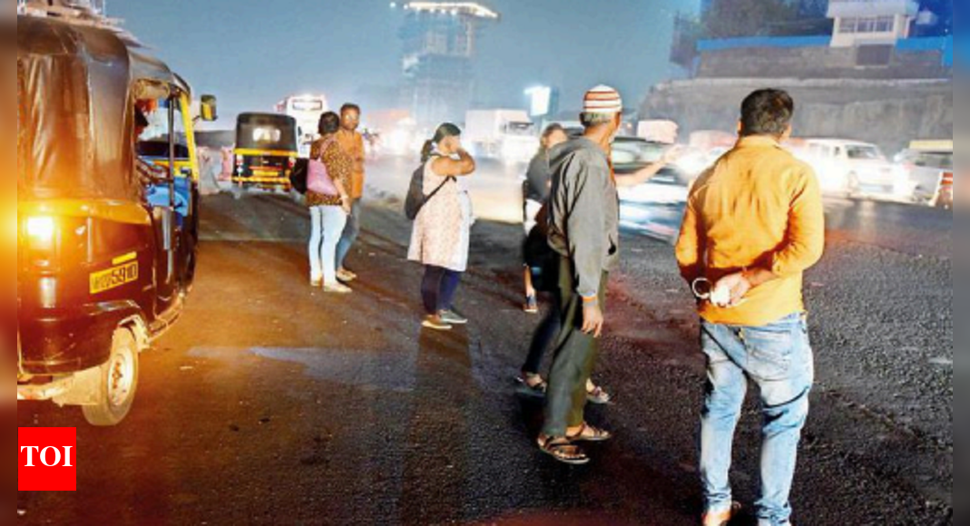 Pmpml: PMPML buses run by 4 private operators go off the road over unpaid dues | Pune News ...