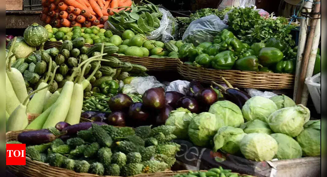 Veggie prices rise as winter produce dips in West Bengal | Kolkata News ...