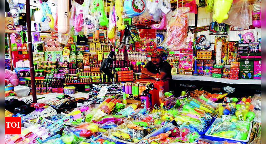 Holi: City Markets Buzzing With Holi Shopping | Allahabad News - Times ...