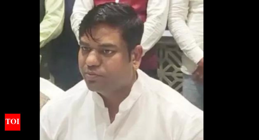 Sahani: Sahani Attends Bjp’s ‘holi Milan’ Function, Sets Tongues ...