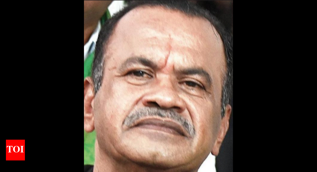 Congress MP Komatireddy Venkat Reddy in choppy waters over 'threat call ...