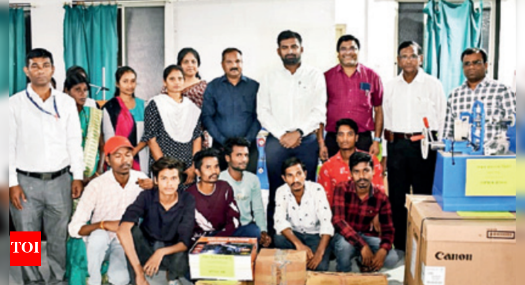 Recovered leprosy patients skilled for life in Chanda model in ...