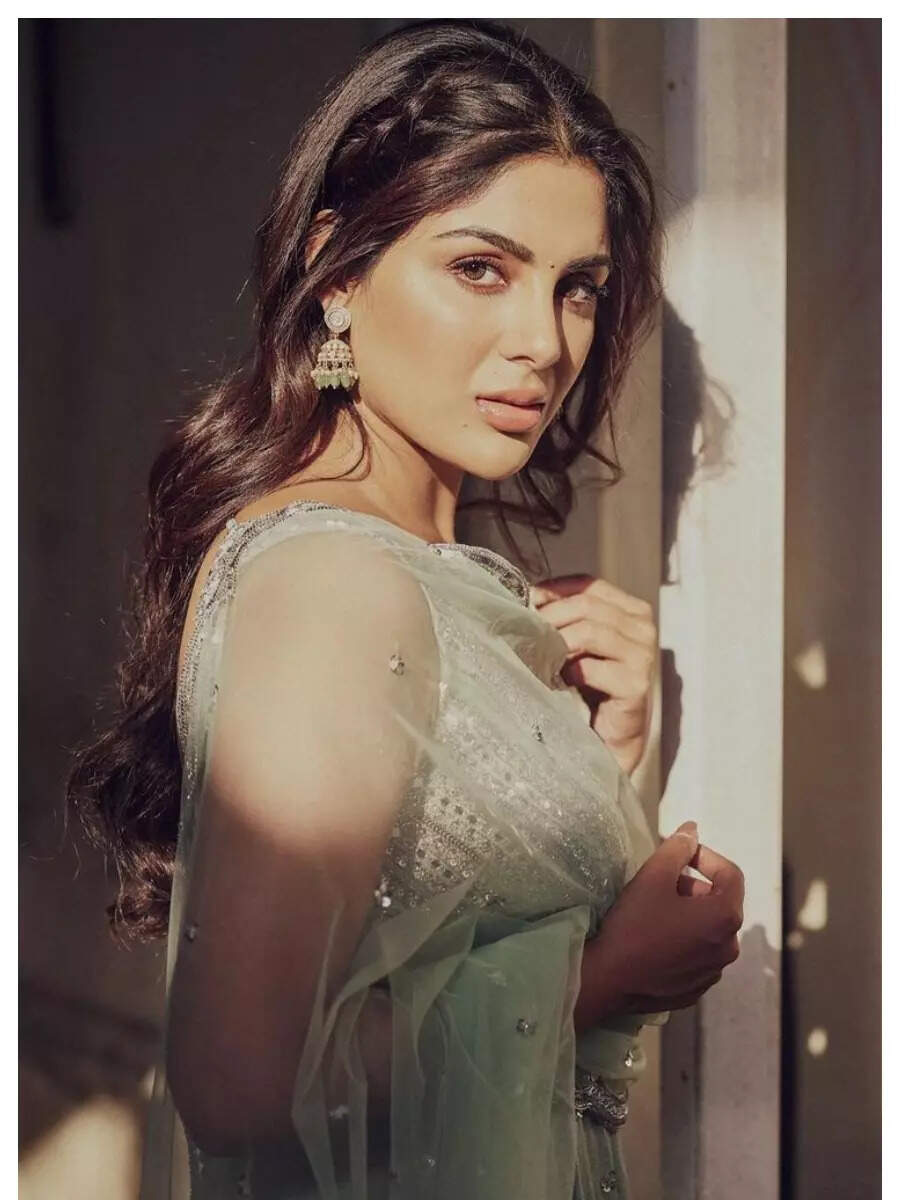 Flawless looks of Samyuktha you can’t miss | Times of India