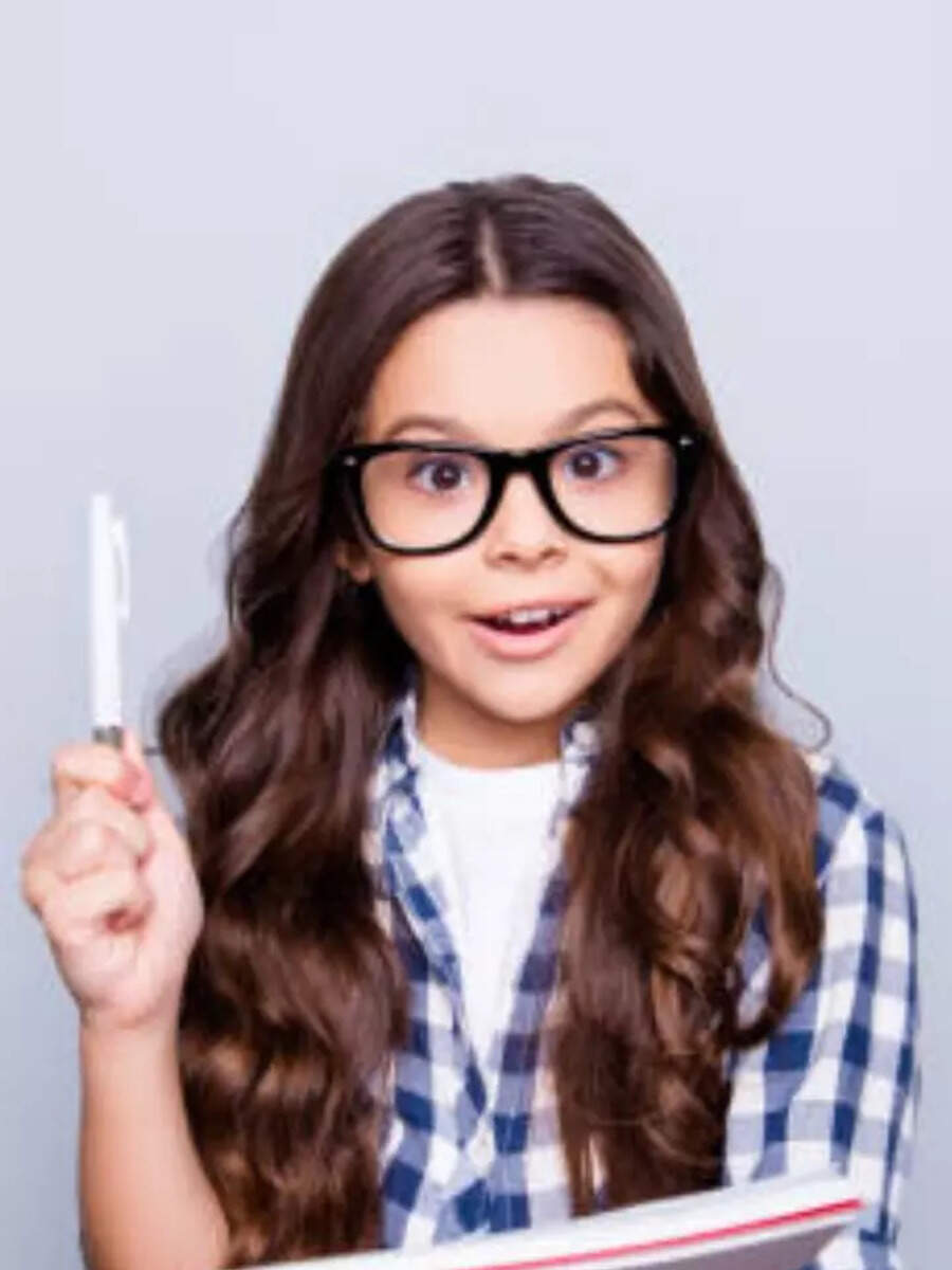 Aquarius, Scorpio and other zodiac signs who are born genius | Zoom TV