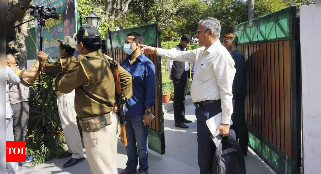 Cbi: CBI quizzes Lalu Prasad in land-for-jobs probe for three hours ...