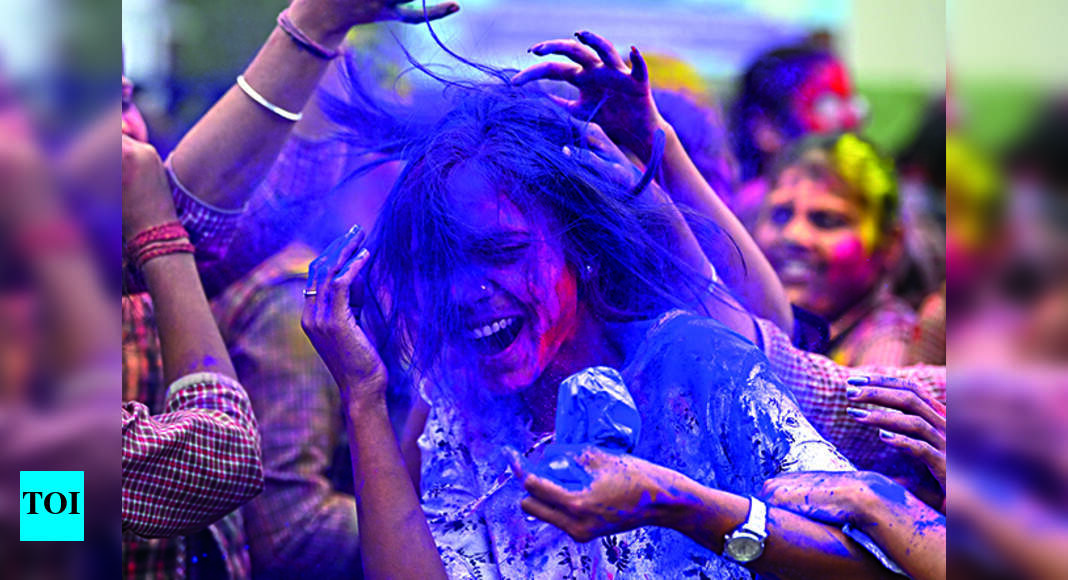 Holi: Holi Dawns On Big Hope As Bhopal Set To Have A Blast | Bhopal ...