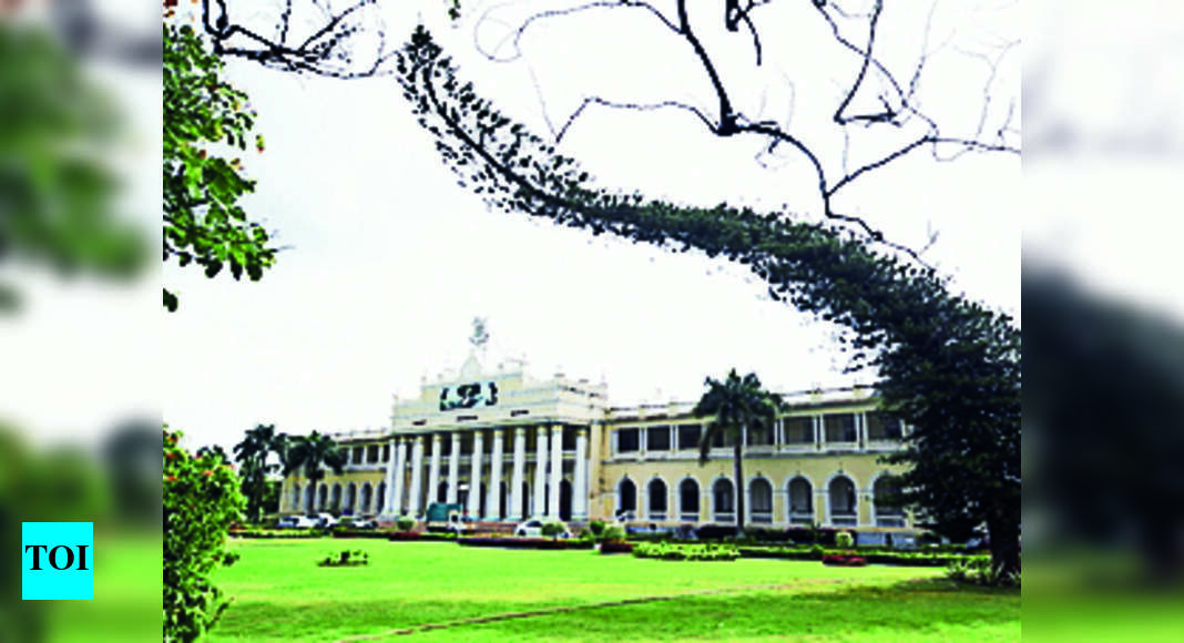 Uom: Uom Off The Track In The Absence Of Regular Vc | Mysuru News ...