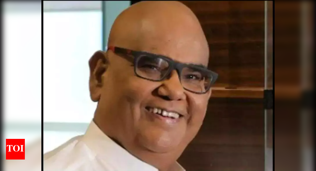 Satish Kaushik passes away: The late-actor director was seen grooving ...