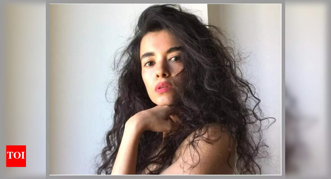 Hrithik Roshan’s girlfriend Saba Azad reveals her parents are private ...