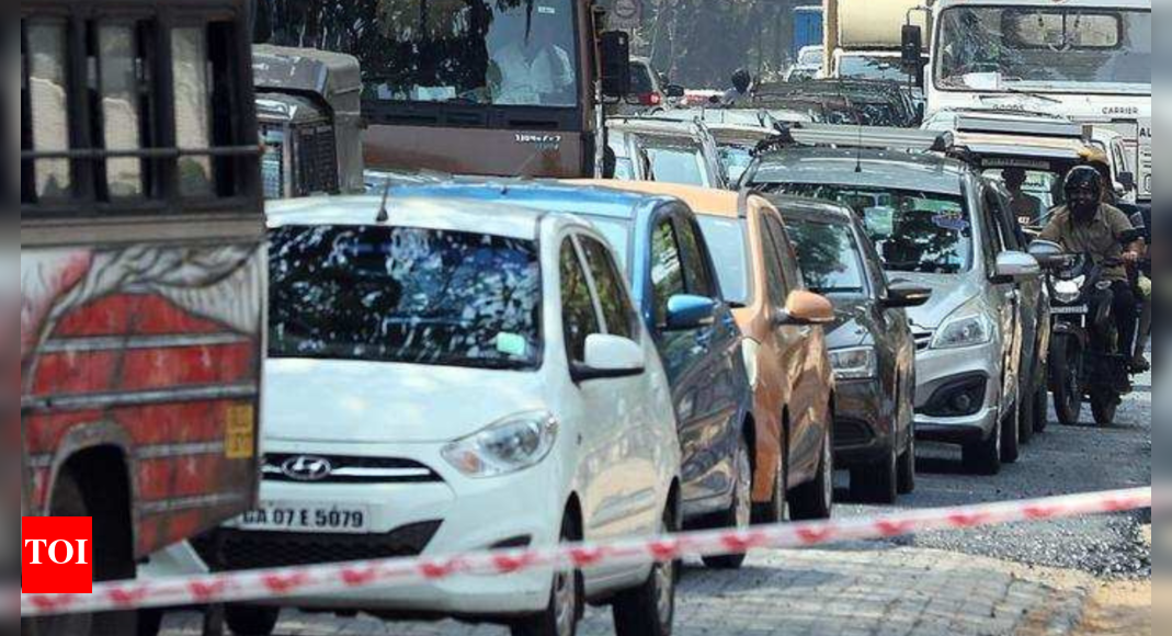 Peak-hour roadroller rush crushes Panaji traffic in jam | Goa News ...