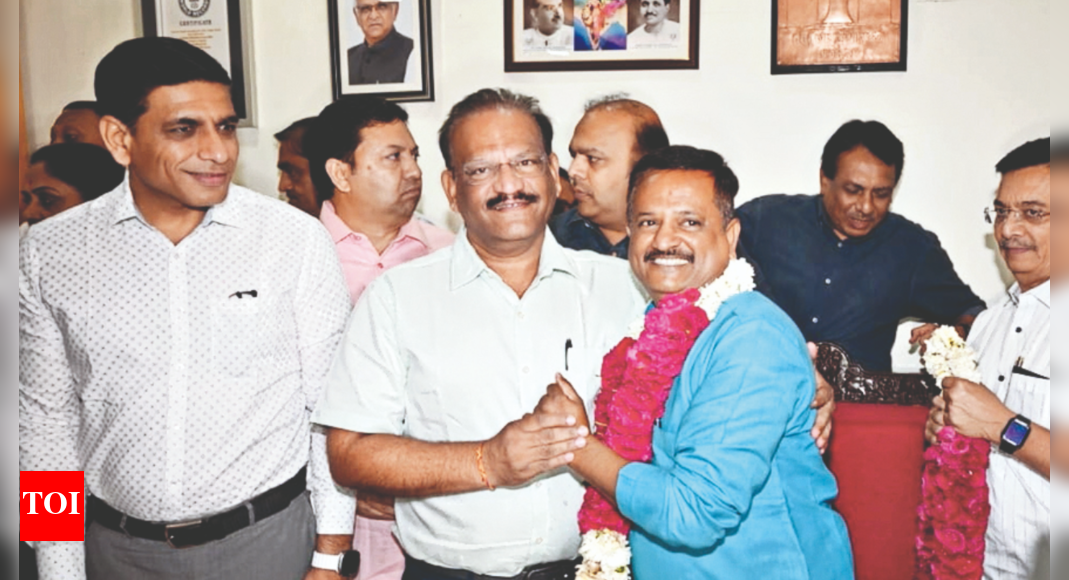 Rathod: Nilesh Rathod Is New City Mayor For Next Six Months | Vadodara ...