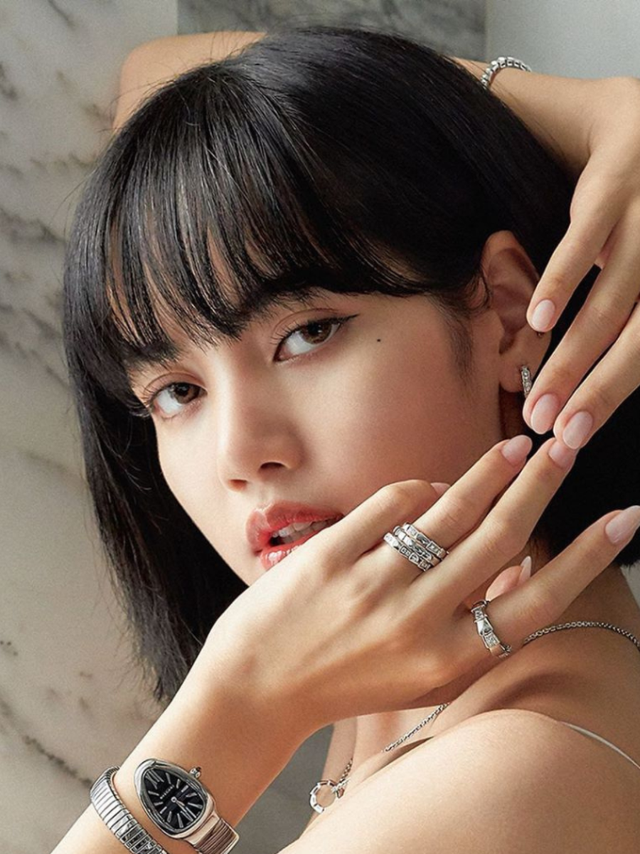 Blackpink star Lisa's easy 5-minute makeup routine | Zoom TV