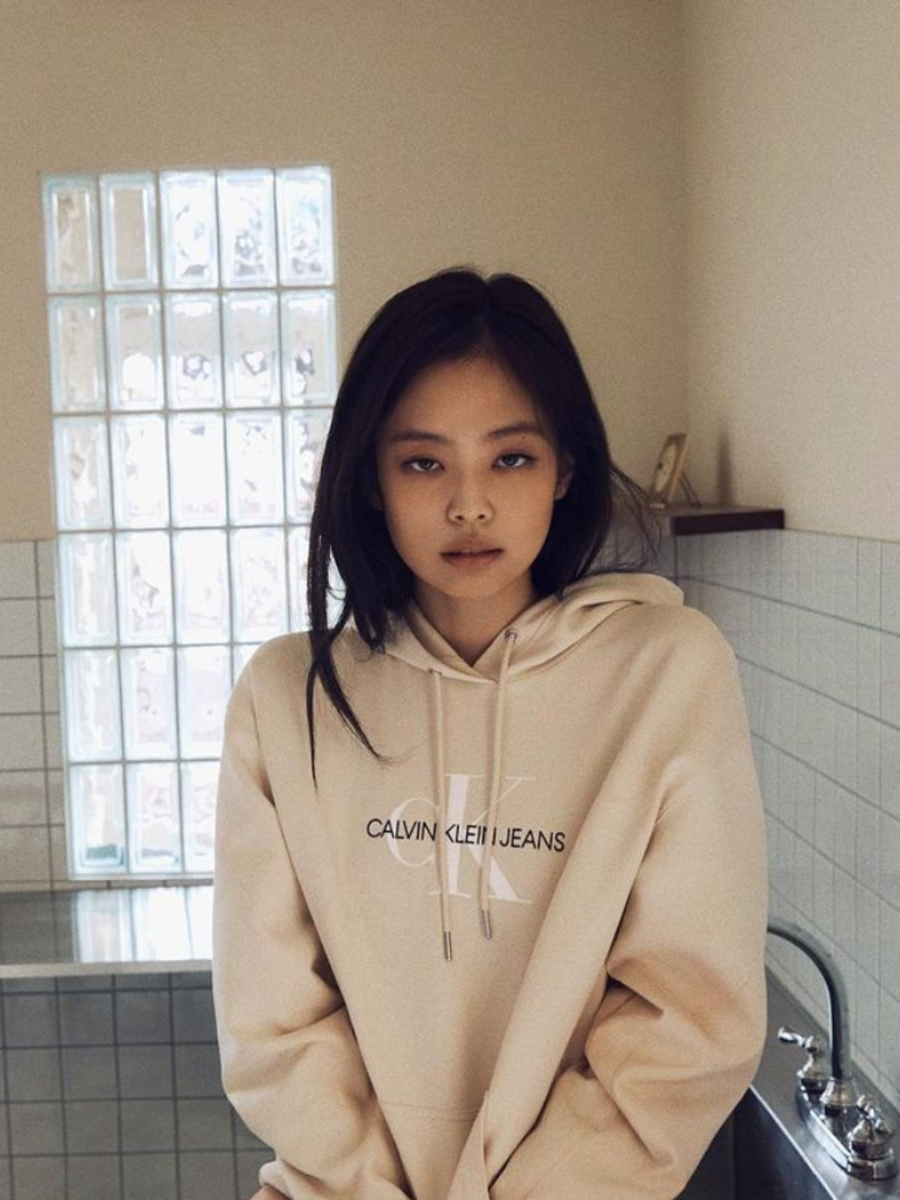 Blackpink's Jennie-approved Instagram poses for hot girl summer | Zoom TV
