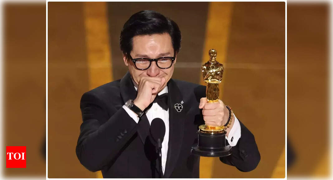 'Everything Everywhere' star Ke Huy Quan wins Oscar for Best Supporting ...