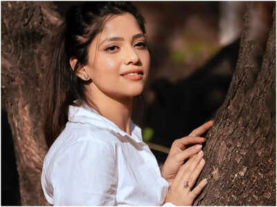 Kinjal Rajpriya looks adorable in her latest clicks | Gujarati Movie ...