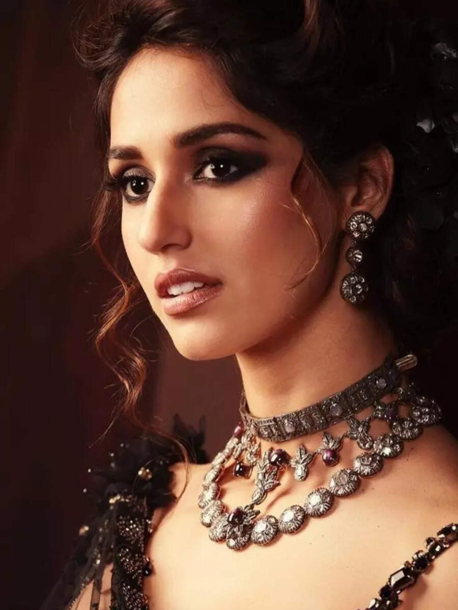 Disha Patani's rare saree pics you don't wanna miss | Times of India