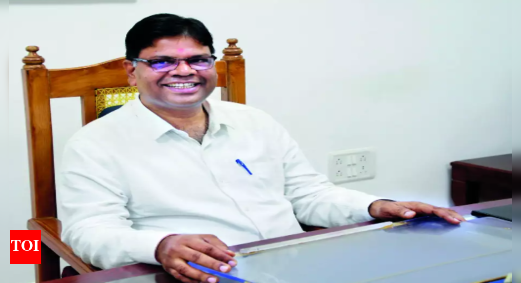 Finish Smart City works by March 31 or face action: Lucknow DM Surya ...