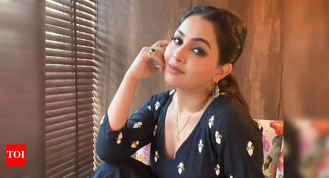 Bhabi Ji actress Shubhangi Atre makes her first public appearance after ...