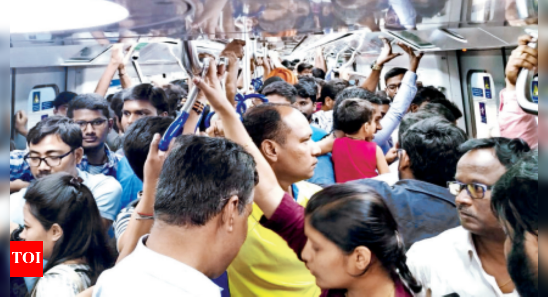 Rush hour chaos frustrates passengers in Hyderabad | Hyderabad News ...