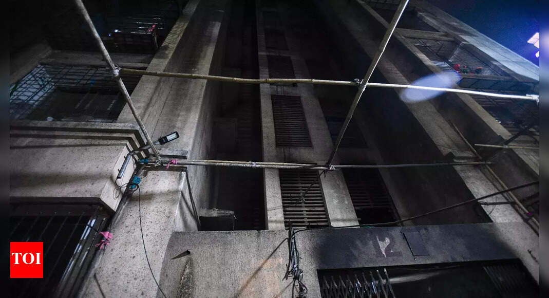 10 injured as fire breaks out in Mumbai high-rise | Mumbai News - Times ...