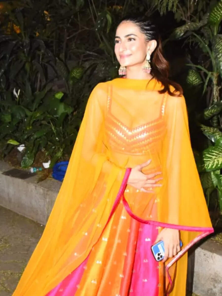 Palak Tiwari's colour block lehenga is perfect for pre-wedding ...