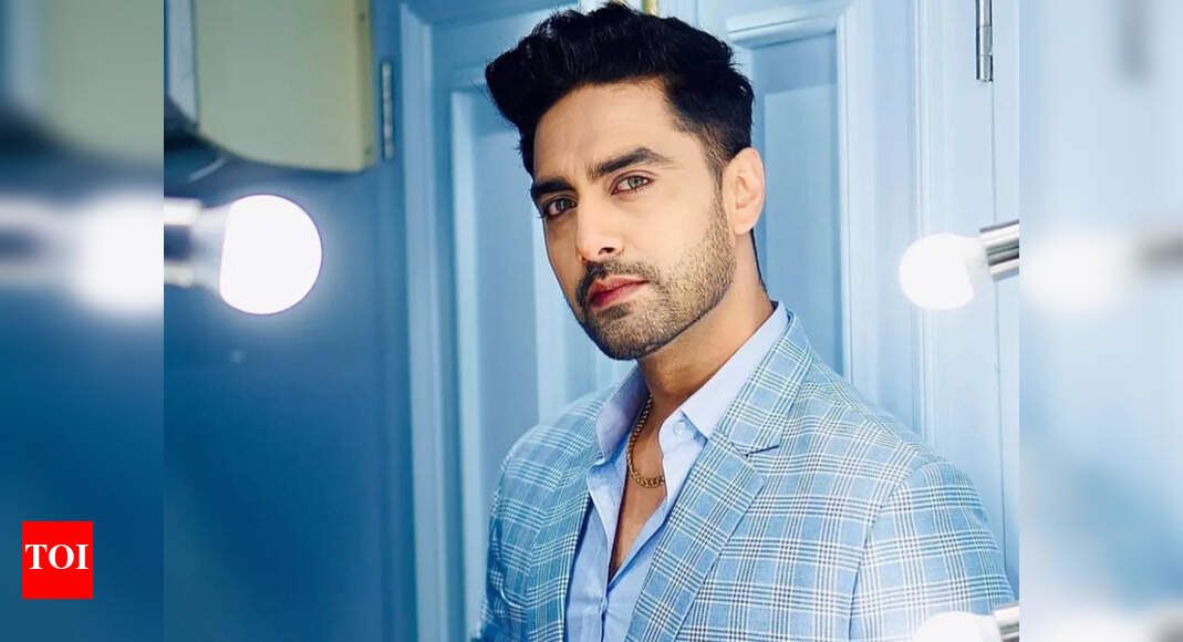 Rohit Purohit congratulates cast as 'Udaariyan' completes two years ...