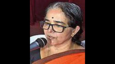 Protest as Kozhikode corporation mayor Beena Philip keeps mum on waste ...