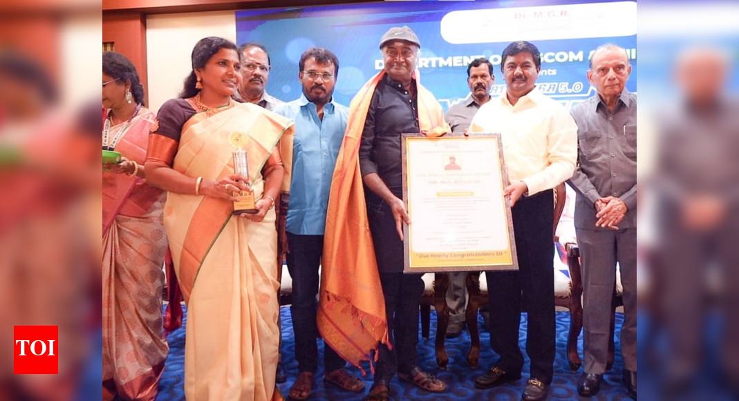 MS Bhaskar gets a lifetime achievement award - Times of India