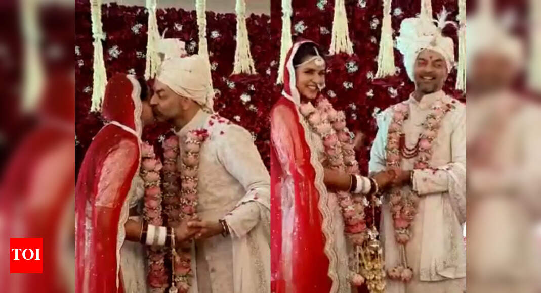 First look of Dalljiet Kaur and Nikhil Patel as a married couple ...