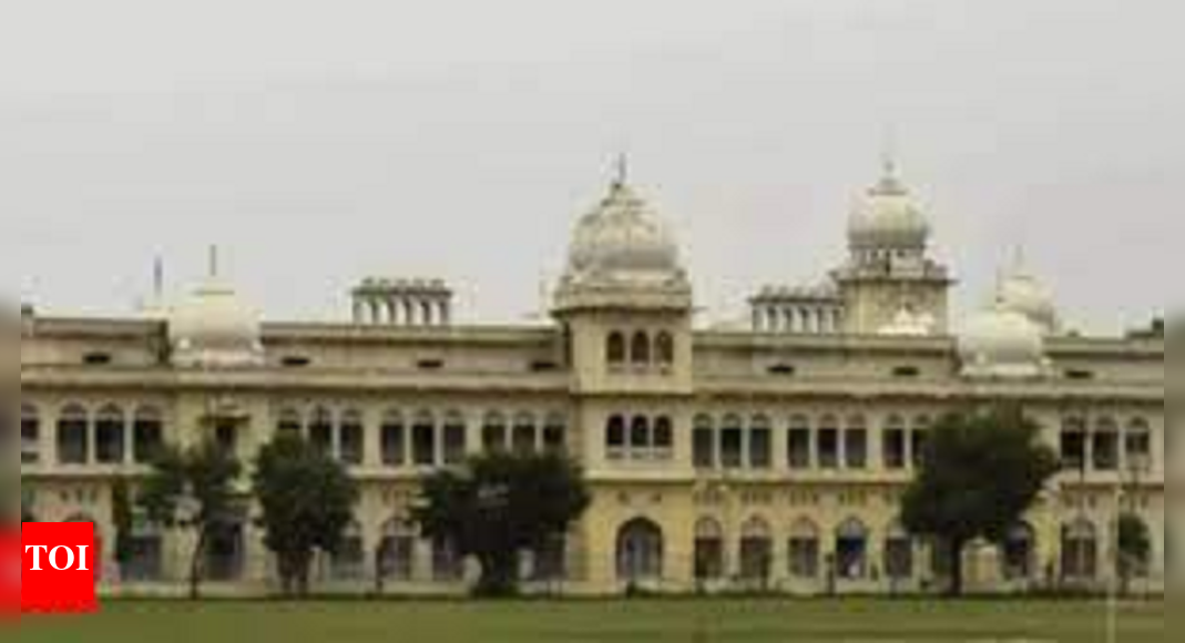 Lucknow University: Delayed question papers trigger chaos at Lucknow ...