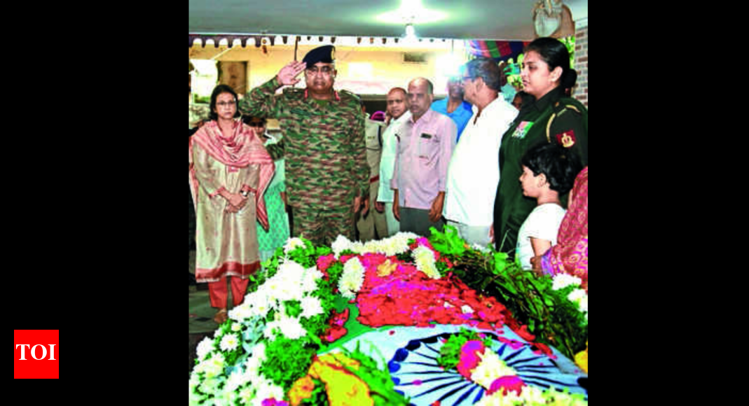 Lt Col Reddy cremated with military honours in Telangana | Hyderabad ...