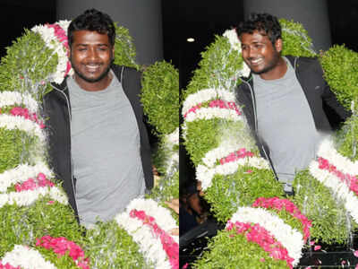 Watch: Fans go crazy as Rahul Sipligunj returns to Hyderabad after his ...