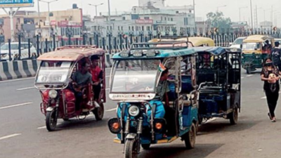 Cops at 7 spots to stop e-rickshaws to ease traffic movement on NH-9 ...