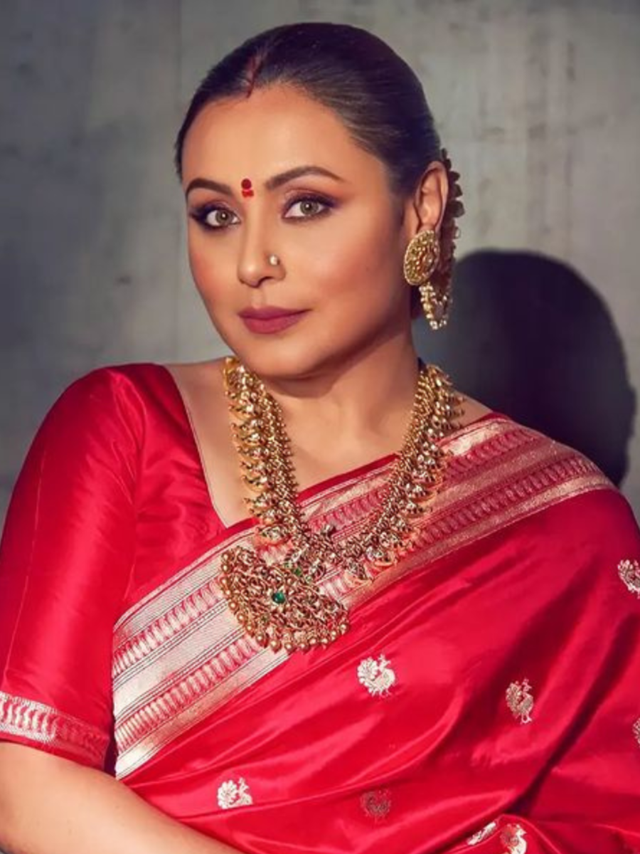 Navratri 2023: Steal Rani Mukerji's elegant sarees | Zoom TV
