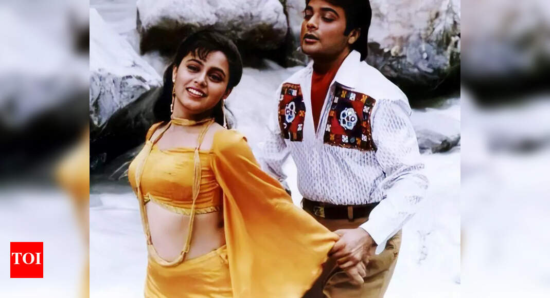 When 18-year-old Rani Mukerji romanced with Prosenjit Chatterjee in her debut film ‘Biyer Phool ...