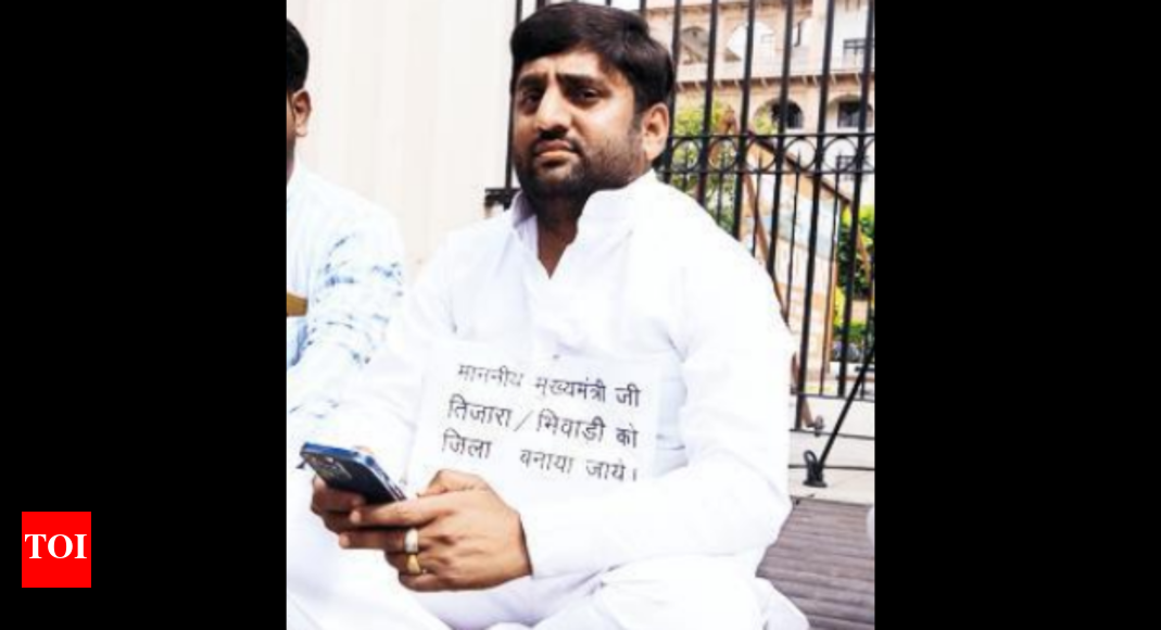 Mla: Cong Mla Stages Dharna Outside Assembly With Demand For New Dist ...