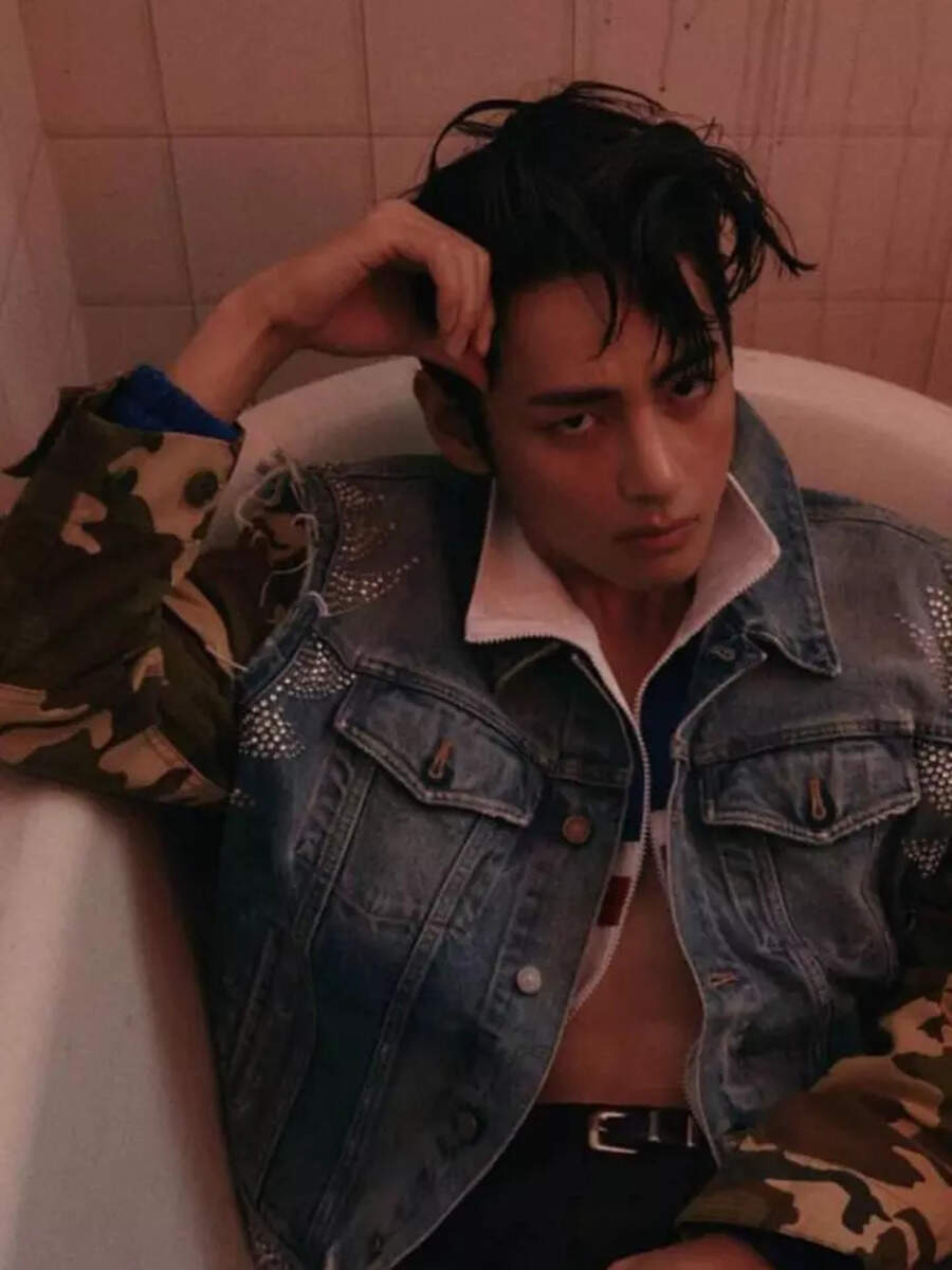 BTS' V bare chest, nose ring, bruised face sets the internet on fire in ...
